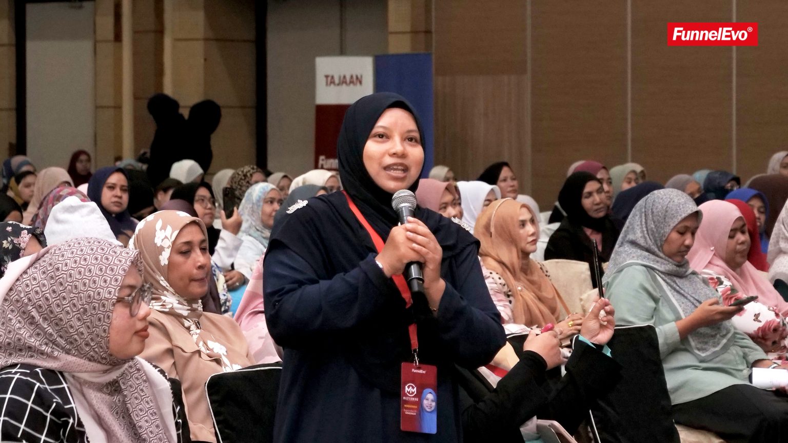 Dari Berniaga Tepi Jalan Hingga Ke Tempat Ikonik Kereta Api Tanah Melayu Berusia 137 Tahun ...